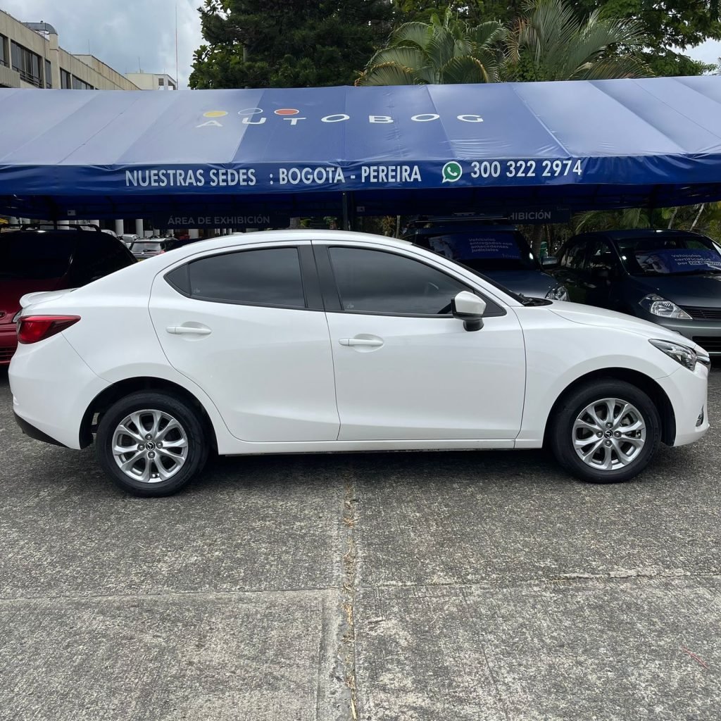 Mazda 2 Touring Sedan 2020 - autobog